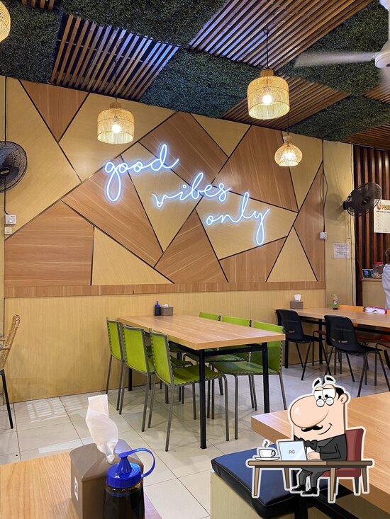 Porkys, Manado - Restaurant menu, prices and reviews