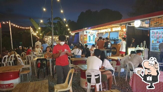 Eat Unwind Travel Foodpark pub & bar, Angono - Restaurant reviews