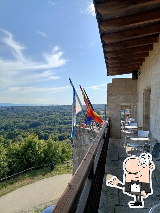Monumento Castelo De Maceda in Maceda - Restaurant reviews