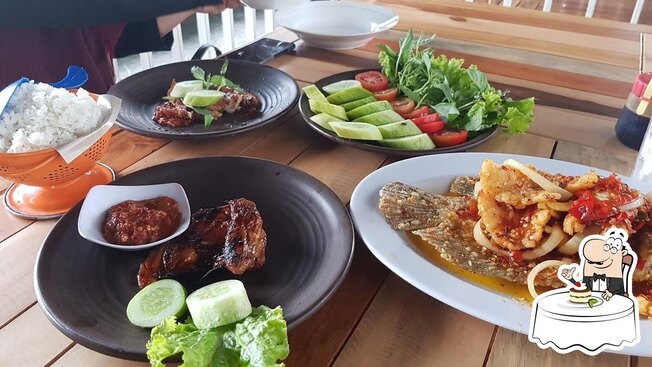 Warung Wareg restaurant, Malang, Jalan Raya Kepuharjo No.7 - Restaurant ...