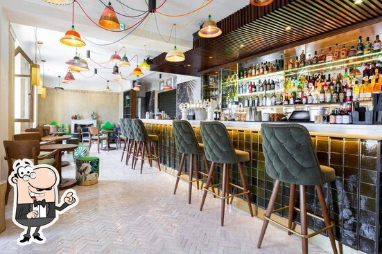Villa Djunah pub & bar, Antibes - Restaurant reviews