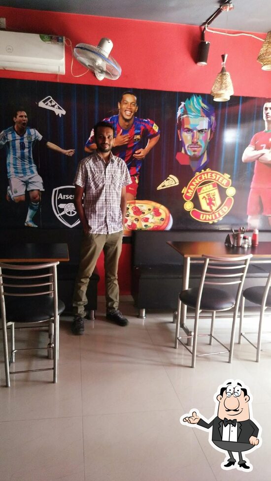 The Pizza Hub, Vapi, 9W9F+RQ6 - Restaurant reviews