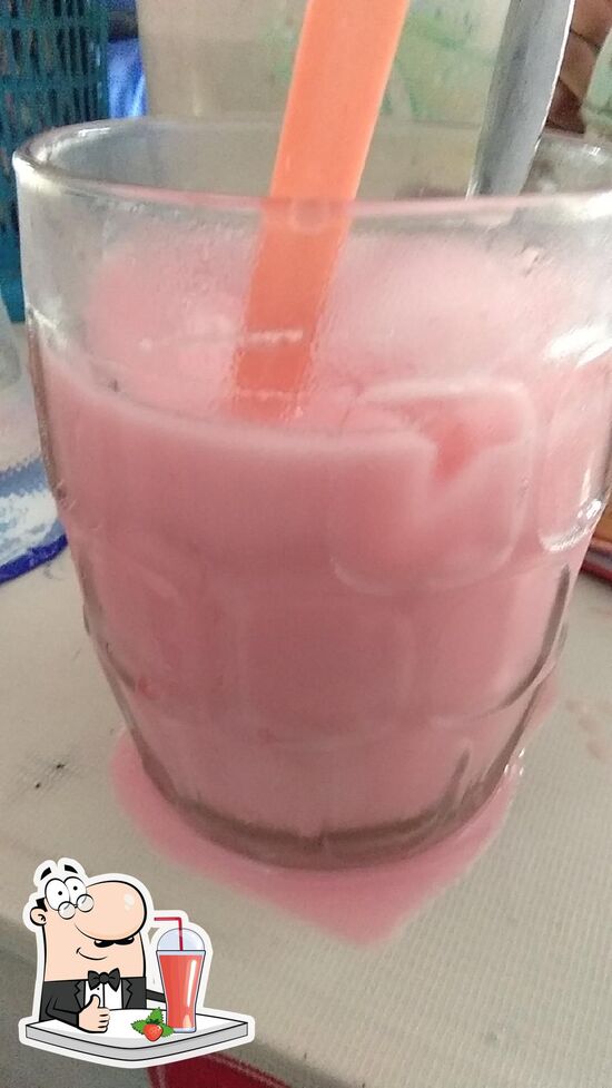 Menu at ES JUS cafe, Pajurangan
