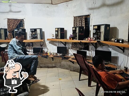 Warnet Netizen iseng cafe, Pematangsiantar - Restaurant reviews