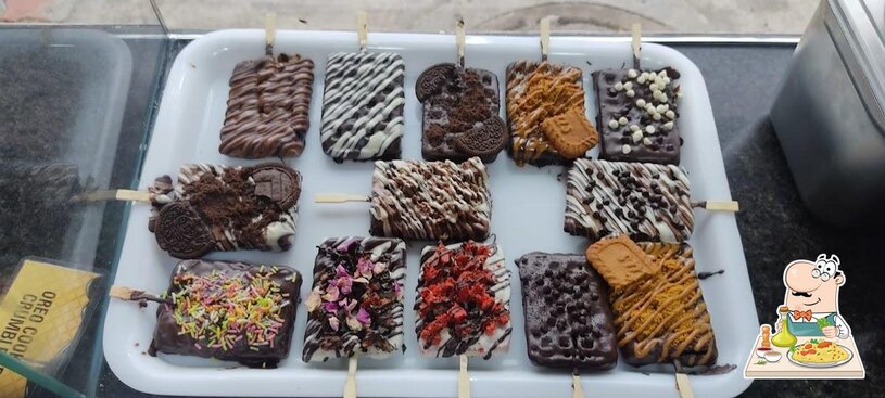 Conical Gaufres, Surat