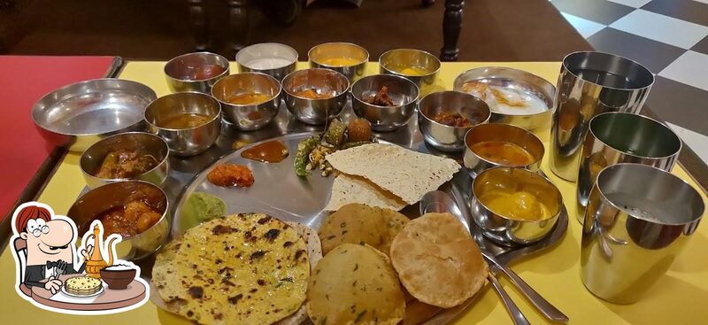 Navratna : Best Rajasthani Thali Paratha Bhopal Daal Baafla, Bhopal ...