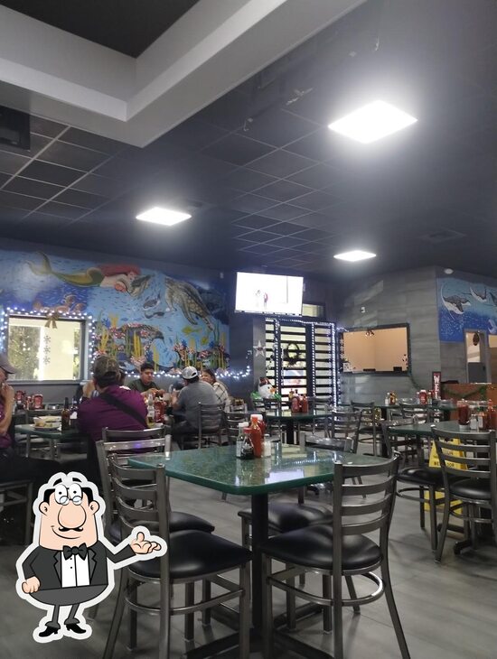Maxis Seafood & Oyster Bar 2, Humble - Restaurant menu, prices and reviews