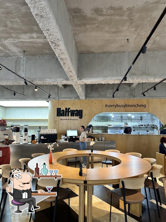 HALFWAY Brunch & Roastery, Bangkok - Restaurant menu, prices and reviews