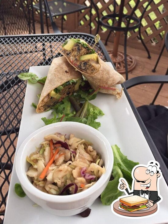 The Flying Monkey Grill & Bar in Newington - Restaurant reviews