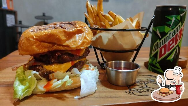Primo's Garage Burgers, San Pedro - Restaurant menu, prices and reviews
