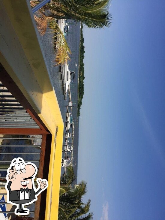 Row Boat Willies, Edgemere - Restaurant menu, prices and reviews