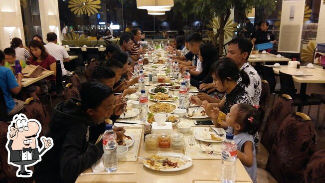 Menu at Cuan Tin Chinese Food Resto Halal restaurant, Manado