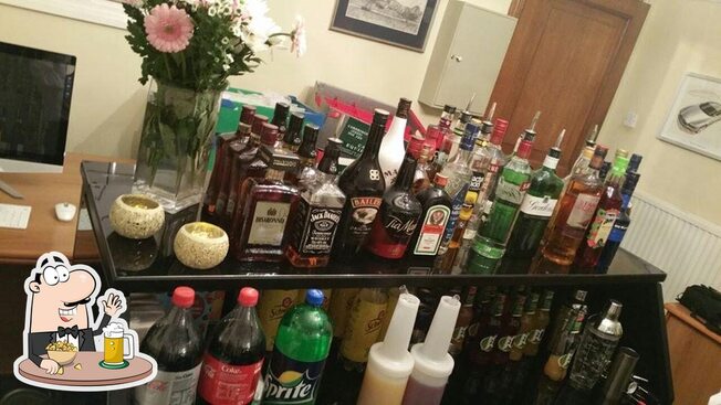Shots Mobile Bar, 7A Cat Hill in New Barnet