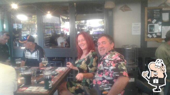 Coomera Lodge Hotel in Oxenford - Restaurant menu and reviews