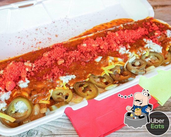 ‘World Famous’ Foot-Long Chili-Cheese Dogs in Long Beach - Restaurant ...