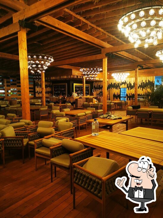 Azimuth Beach & Lounge, Mamaia-Sat - Restaurant reviews