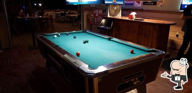 Shade Tree Saloon & Grill, 13530 US-281 in Spring Branch - Restaurant ...