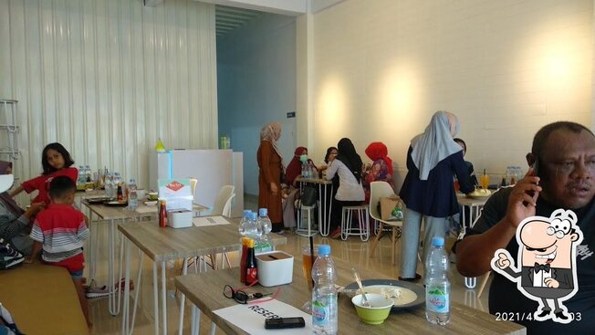 Menu at Bu Sri Cafe & Resto, Wamponiki