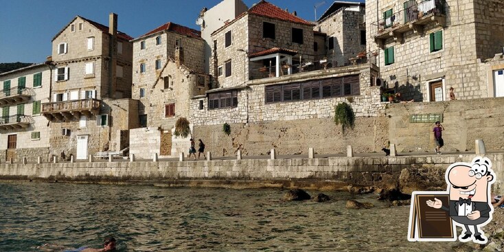 Beach Bar Lucica, Komiža - Restaurant reviews