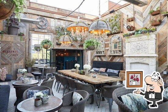 TomTom Restaurant & Bar in West Hollywood - Restaurant menu and reviews