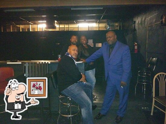 Chit Chat Bar and Lounge, 4808 Dyer St in El Paso - Restaurant reviews