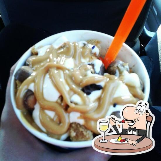 Menu at FroYo Twist Soft Serve & Bubble Tea desserts, Mentor, Center St
