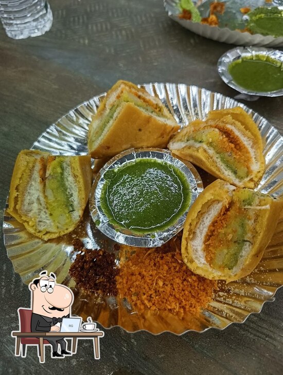 PATIL VADAPAV & PAV BHAJI Best misal pav & pav bhaji, Rajkot ...