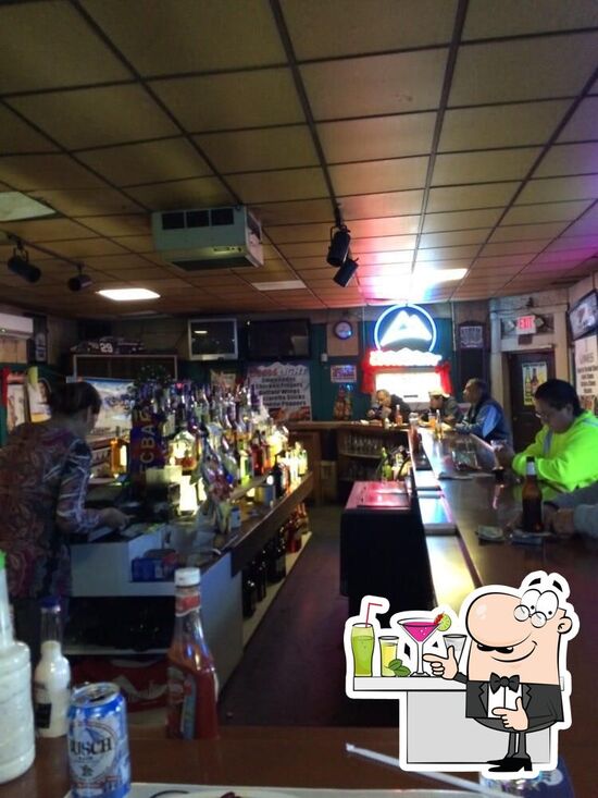18' Wheeler Bar and Grill, Kearny - Restaurant menu, prices and reviews