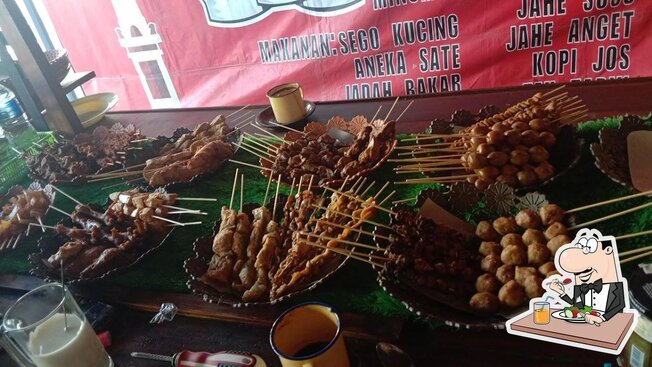 Angkringan Tiga Ceret, Surabaya, Blk. N - O Jl. Siwalankerto Timur No ...