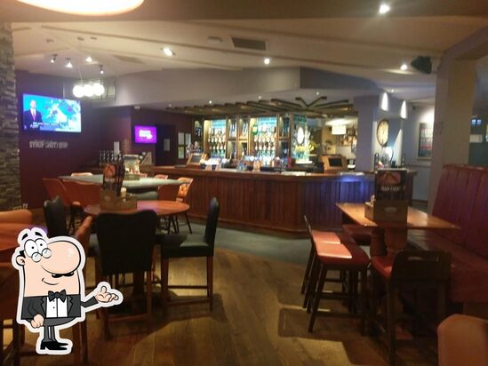 Oak Tree, Cofton Hackett - Restaurant menu, prices and reviews