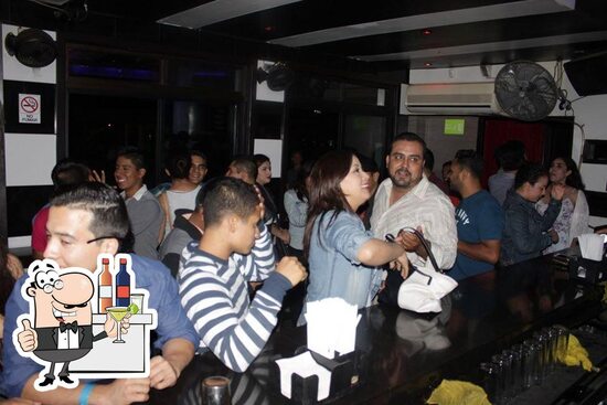 Shots Factory pub & bar, Ensenada - Restaurant reviews