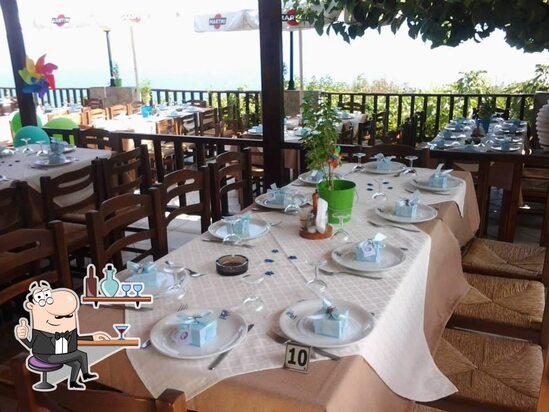 Το Αγνάντι Ταβέρνα Καμένα Βούρλα(3χλμ από Καμένα Βούρλα), Kamena Vourla ...