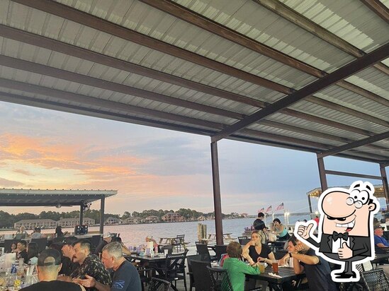 Conroe Lake House in Conroe - Restaurant menu and reviews