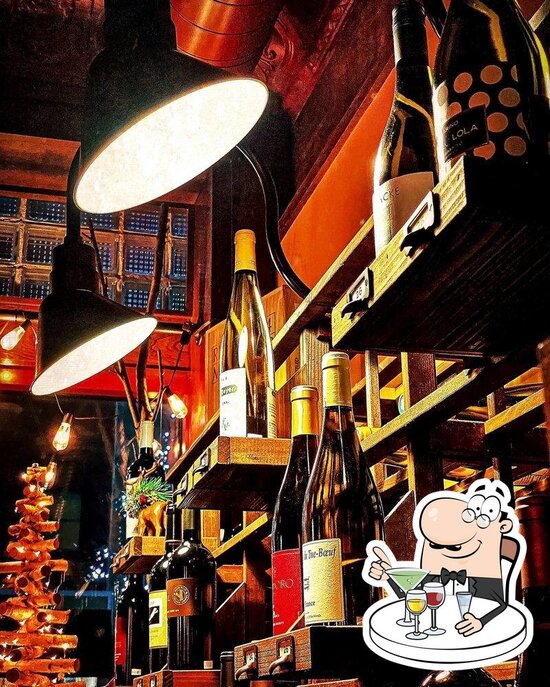 Stave Wine Bar And Market in Normal - Restaurant reviews