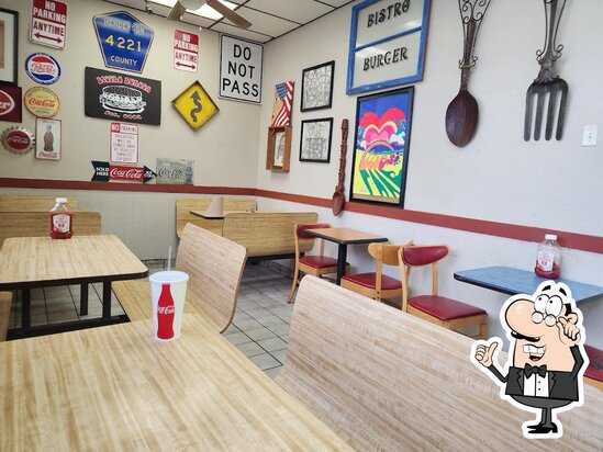 Bistro Burger, Wills Point - Restaurant menu, prices and reviews