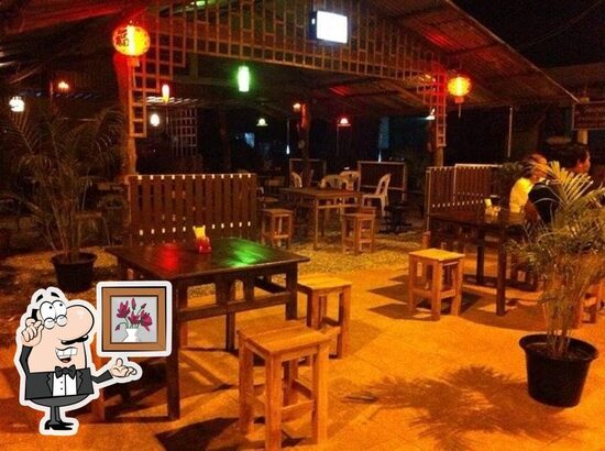 โรงเตี้ยม AKAT restaurant, Akat