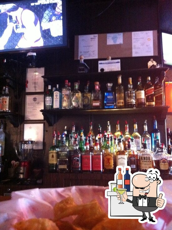 Menu at The Hideout pub & bar, Schaumburg