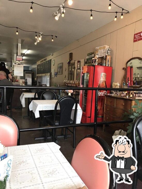 Menu at Chef G's restaurant, Lapeer