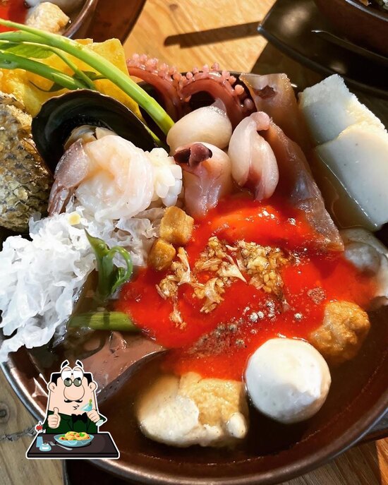 Yong Theu Fu เย็นตาโฟ ย้อง แท้ว ฟู้ restaurant, Chai Sathan ...