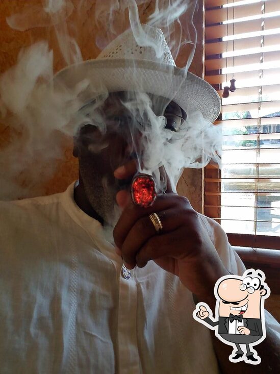 Smoking Jacket Cigar Lounge in Cedar Hill - Restaurant reviews