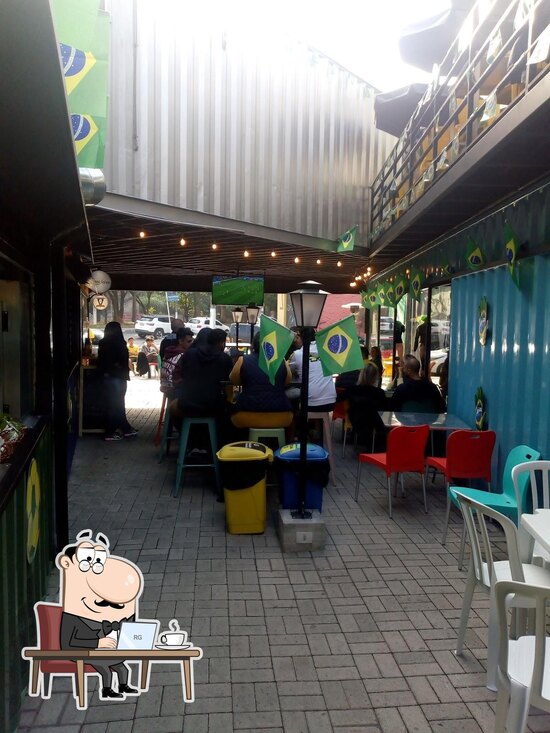 Massa na Caveira Pizza Artesanal restaurante, São Paulo, R. Marambaia ...