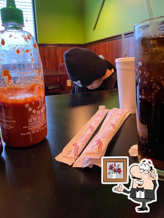 Naree Kitchen Thai & Sushi, Kansas City - Restaurant menu, prices and ...