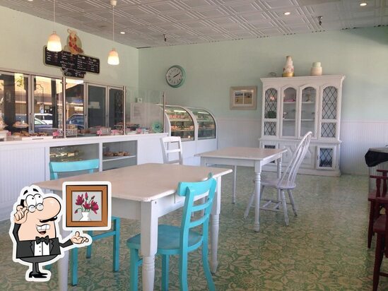 Elizabethan Desserts, Encinitas - Restaurant menu, prices and reviews