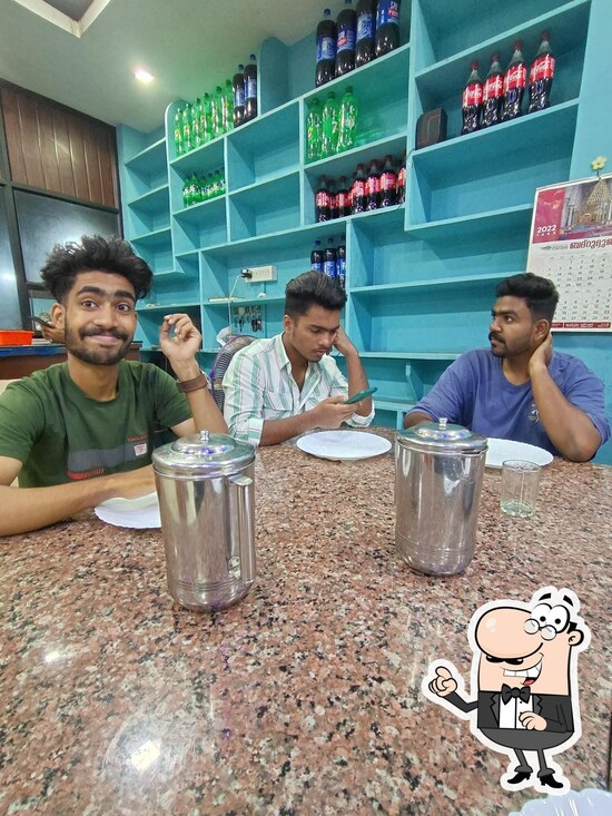 Mahmood Al Raidan Arabian Kuzhi Mandhi, Triprangode - Restaurant reviews
