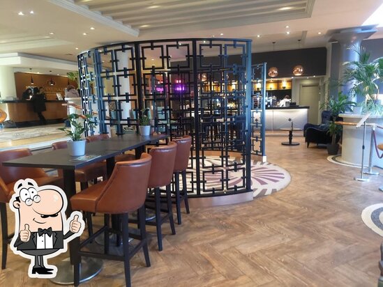 Crowne Plaza Reading restaurant, Caversham Bridge Roundabout, Richfield ...