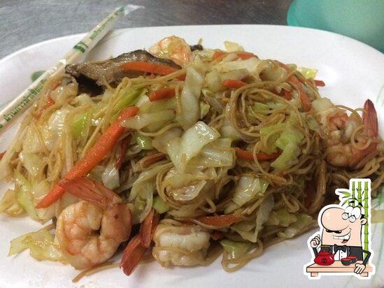 Menu at Pae Shark Fin restaurant, Bangkok, 44 Sunthonkosa Rd