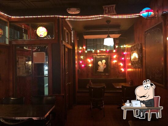 Delux Cafe, Boston, Back Bay - Restaurant menu, prices and reviews