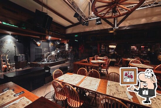 Black Horse Pub, Cermenate - Restaurant menu, prices and reviews