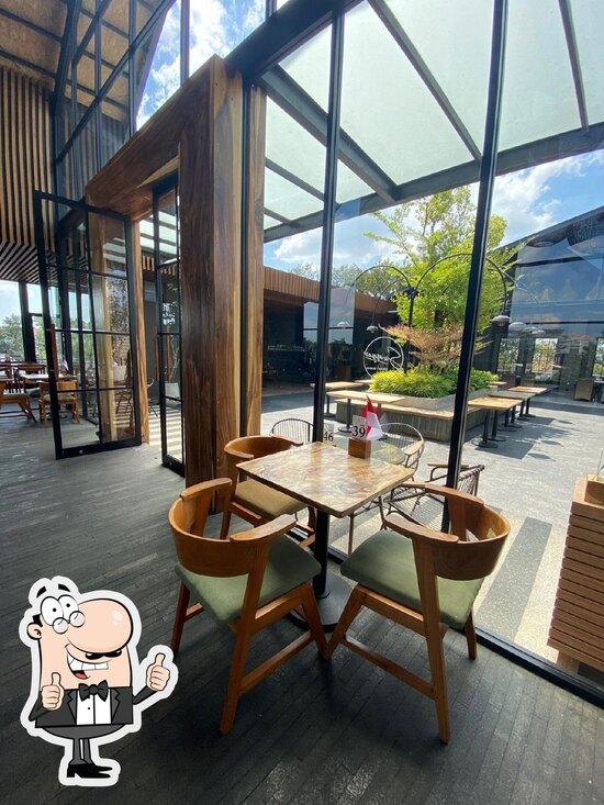 Latar Ijen Resto & Cafe, Malang - Restaurant reviews