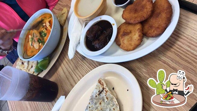 La Roca Pupuseria Y Taqueria in Woodbridge - Restaurant menu and reviews